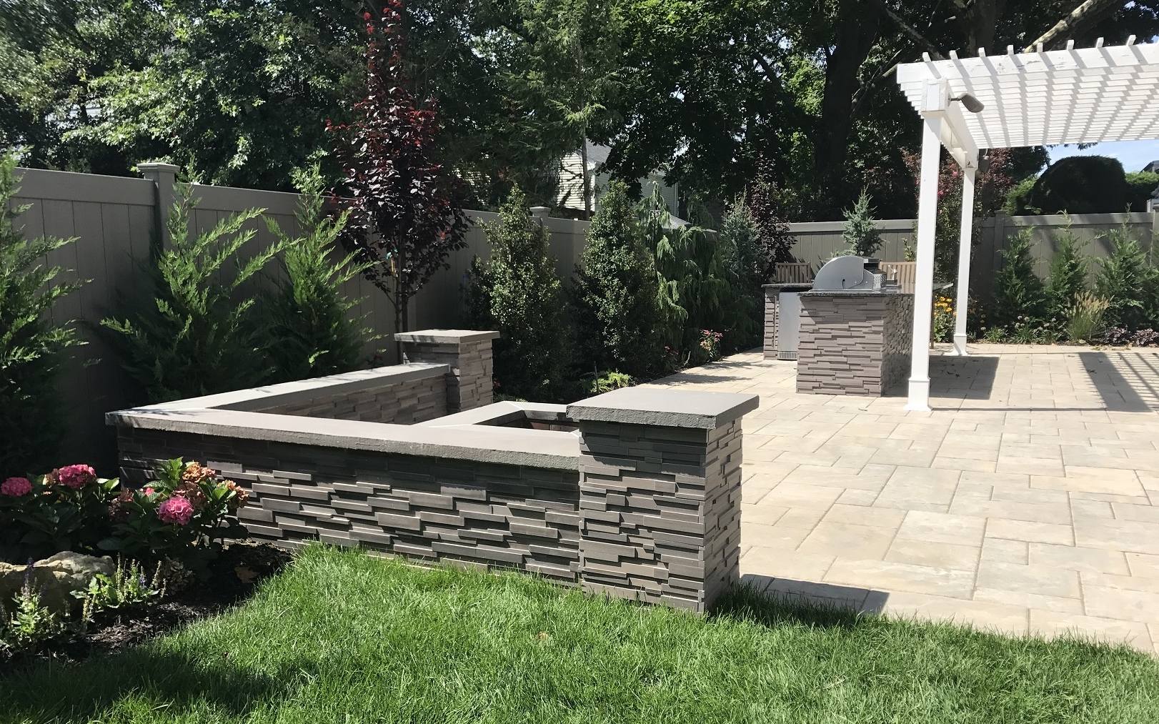 Outdoor Living Spaces - Backyard Design